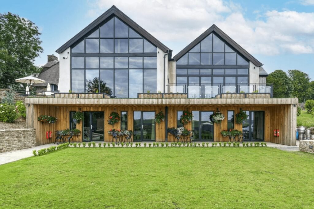 Top 10 Oldest and Most Popular Restaurants in the World